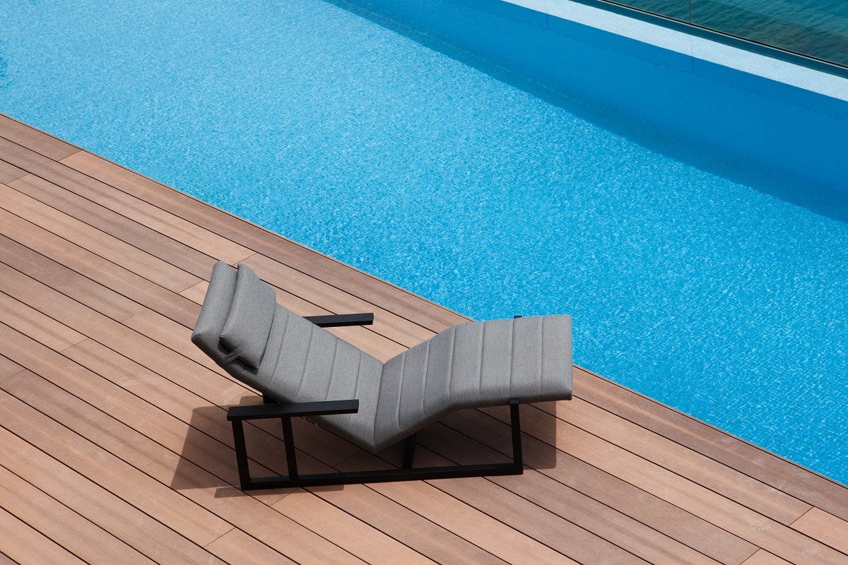 Roxy Chaise Lounge – InsideOut